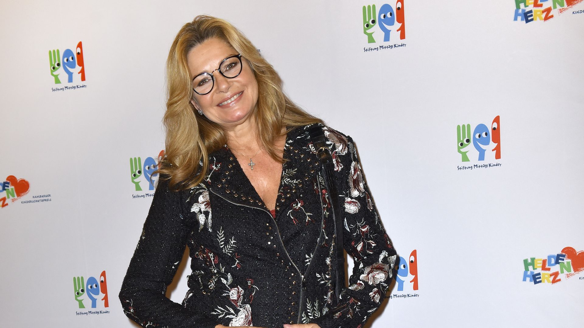 Königliches Dekolleté! Übertreibt Maren Gilzer?