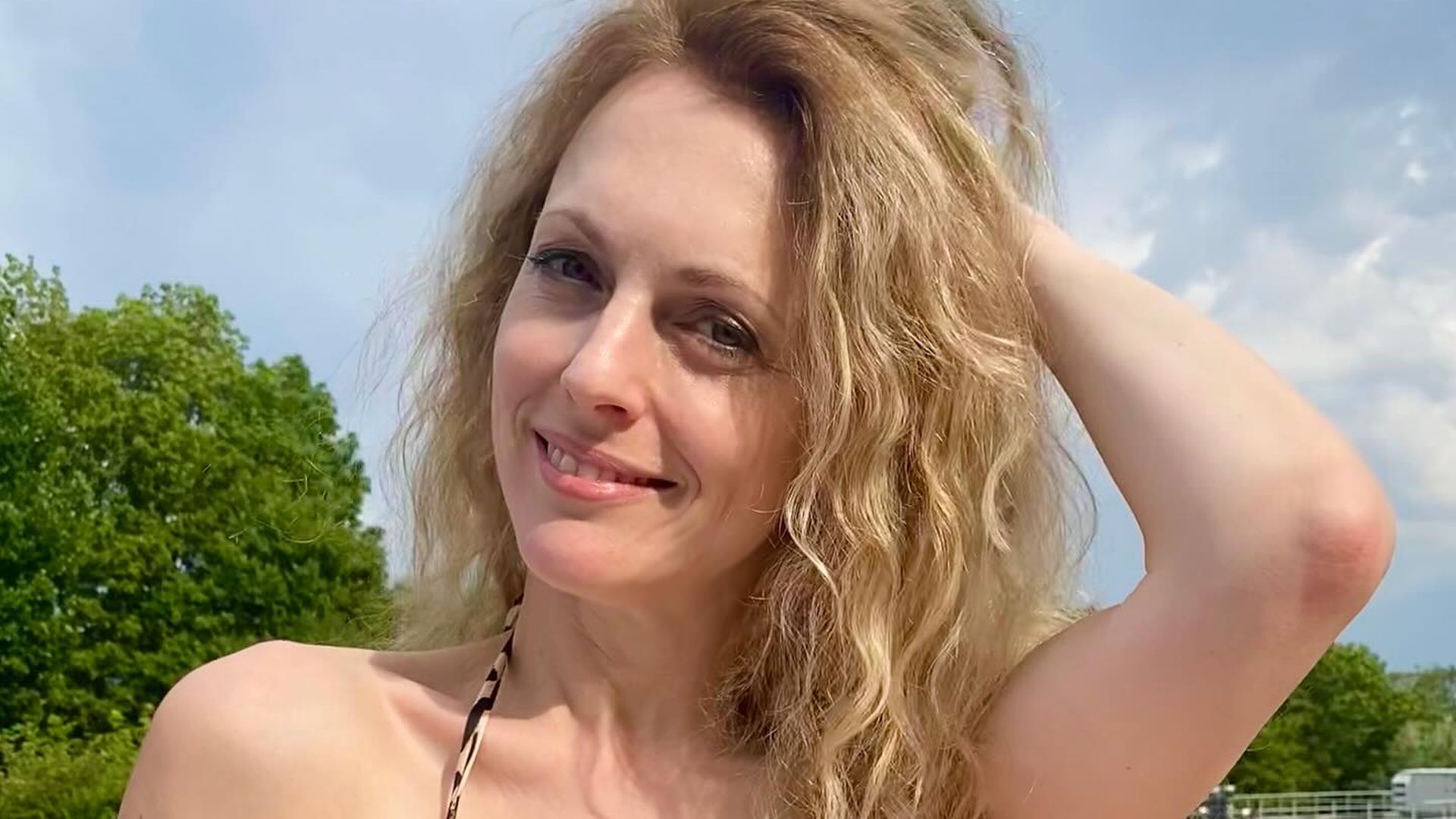 Ex-"Sturm der Liebe"-Star Natalie Alison strahlt im Bikini