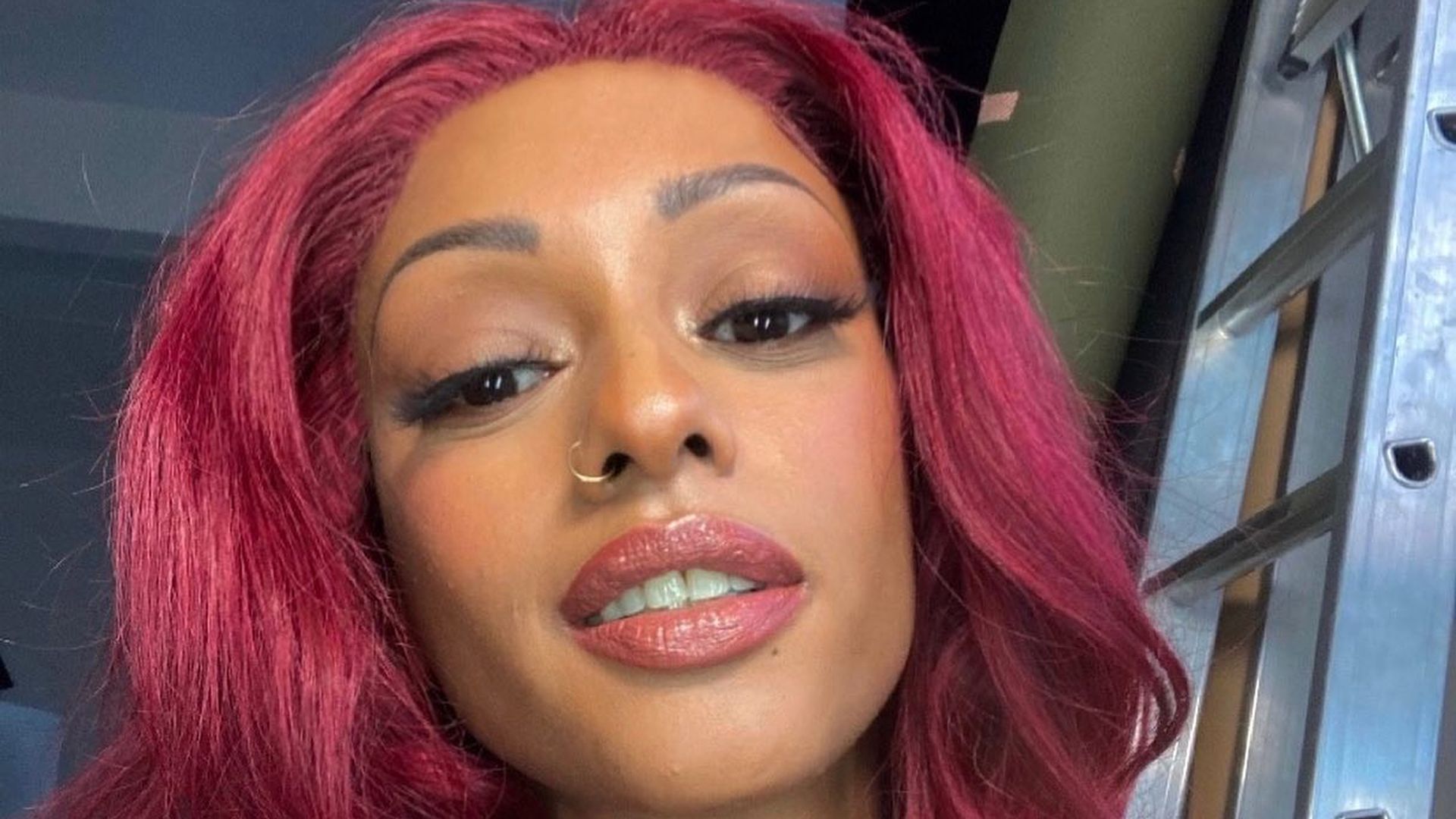 Nura plaudert aus, wie es mit "Die Discounter" weitergeht