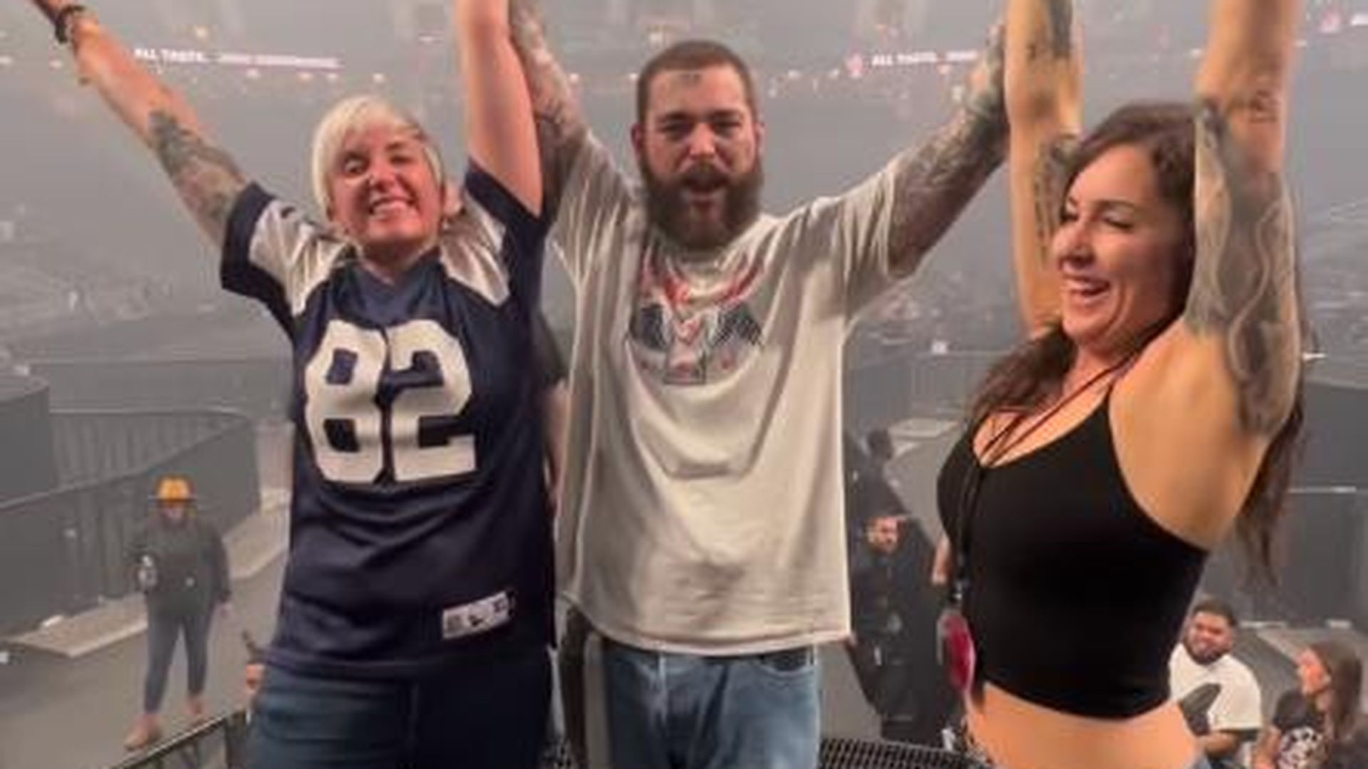 Auf Bühne: Post Malone führt Trauung für zwei Fans durch