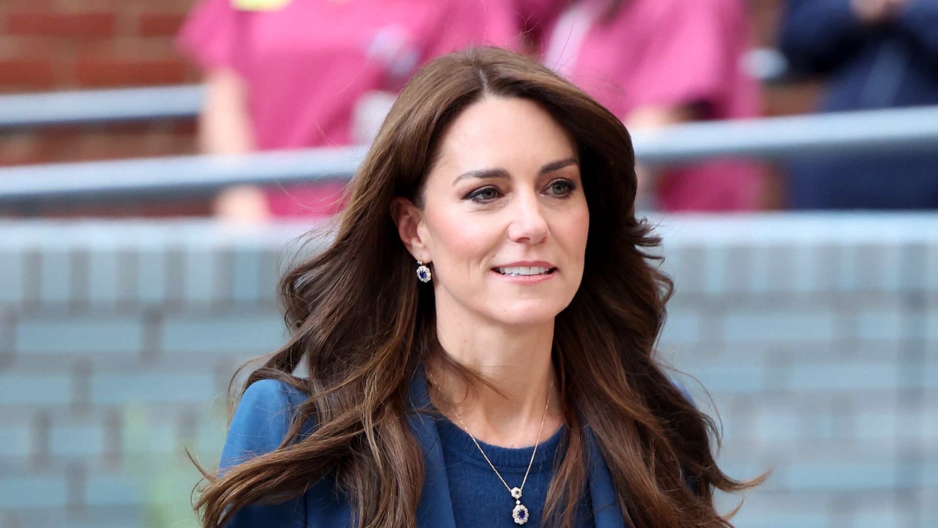 Prinzessin Kate wurde nun erstmals nach Bauch-OP gesichtet!