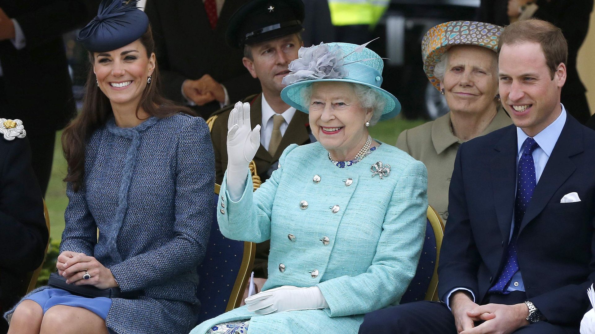 Diesen Modetrick übernahm Prinzessin Kate von der Queen
