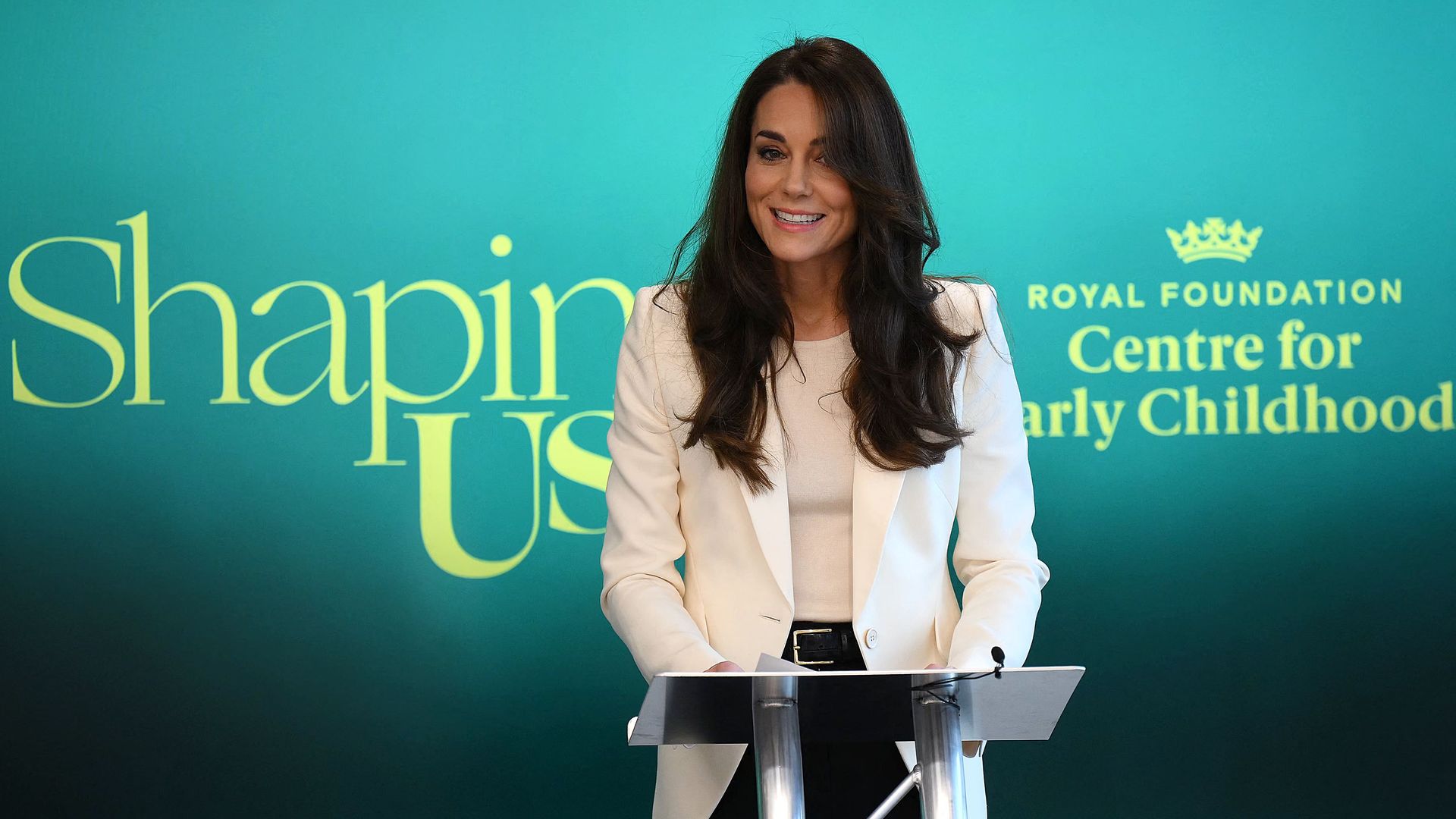 So schick stellt Prinzessin Kate "Shaping us"-Projekt vor