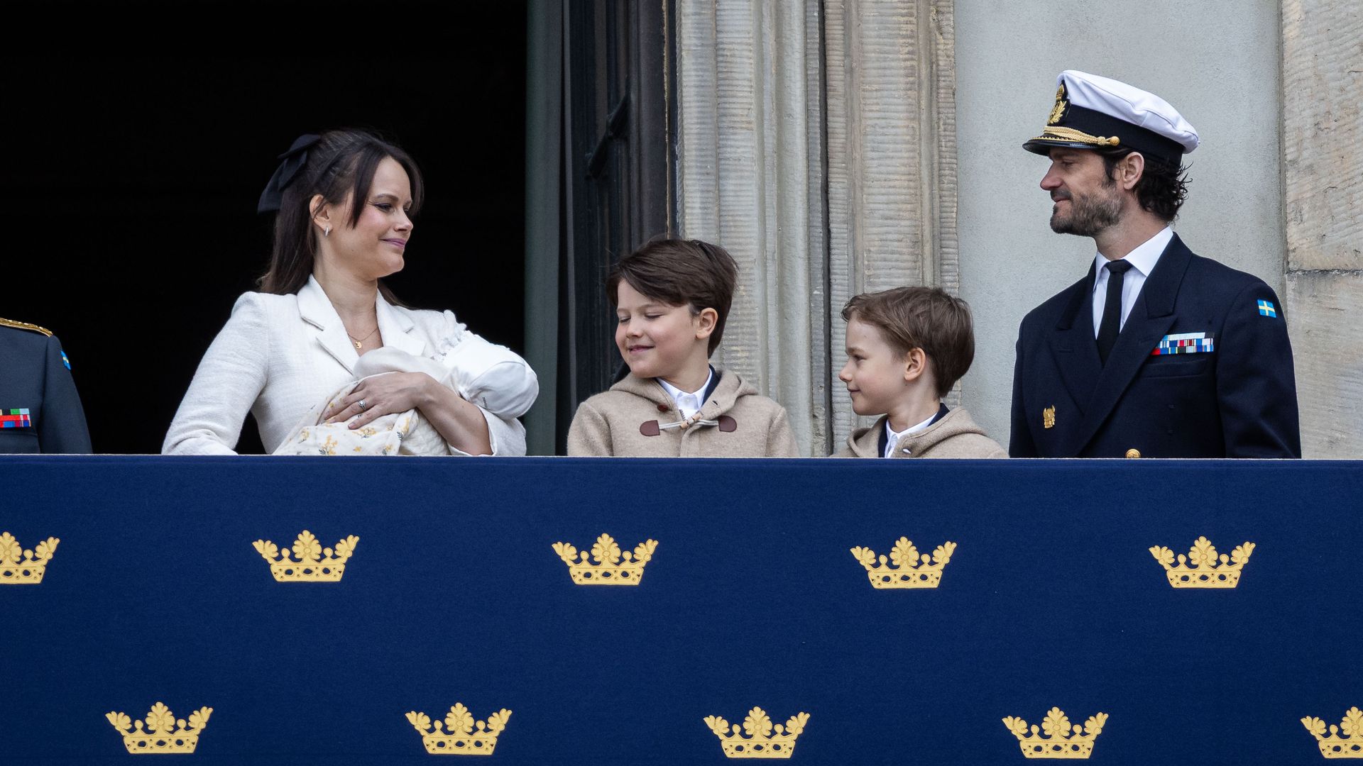 Royales Debüt: Prinzessin Sofia zeigt sich mit Baby Ines