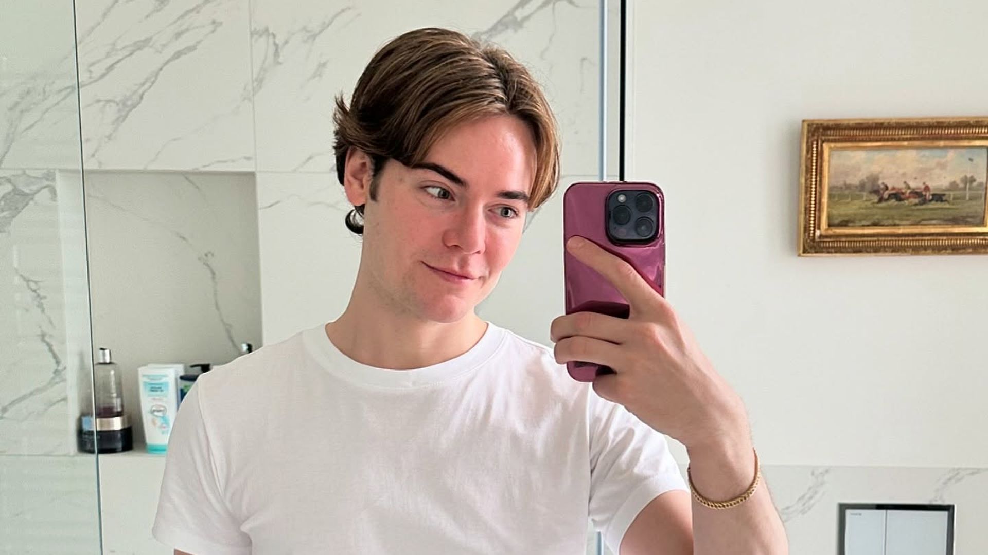 Dieser "First Dates"-Kandidat bringt sein Date zum Schwitzen