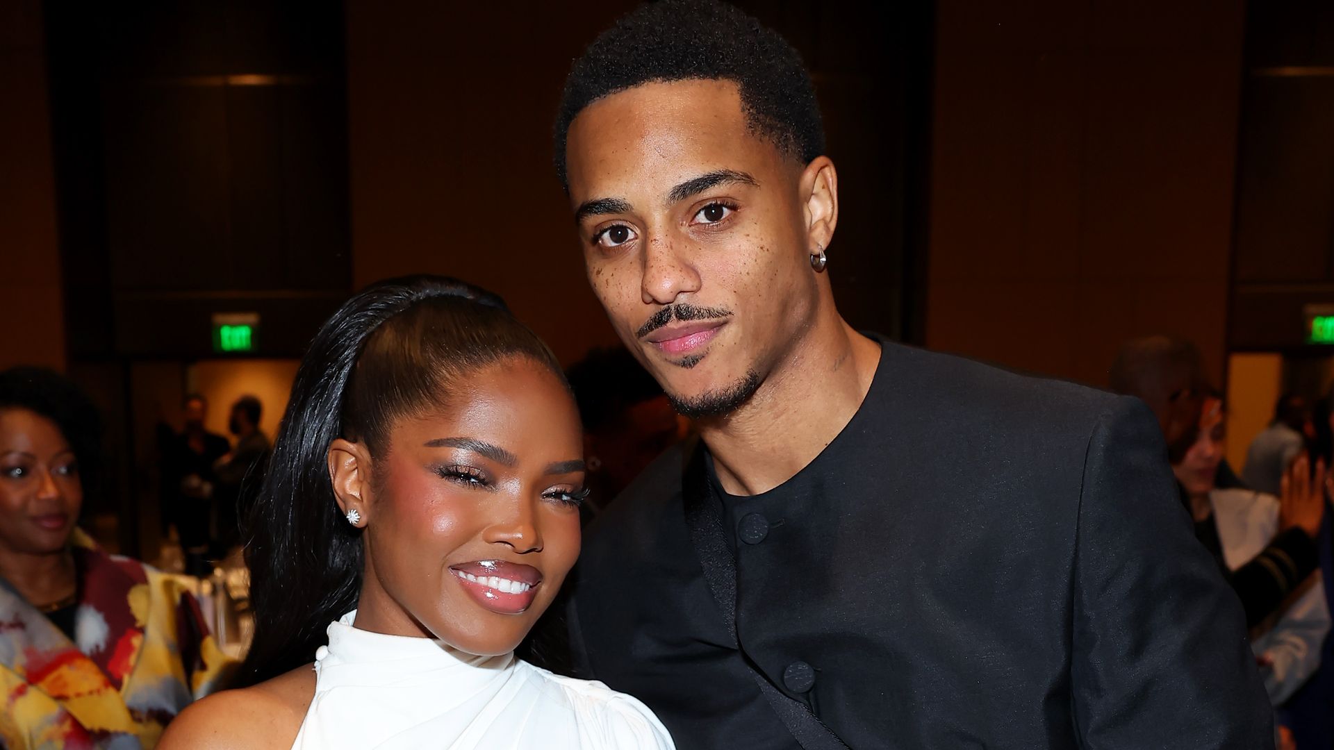 Überglücklich: Ryan Destiny und Keith Powers sind verlobt