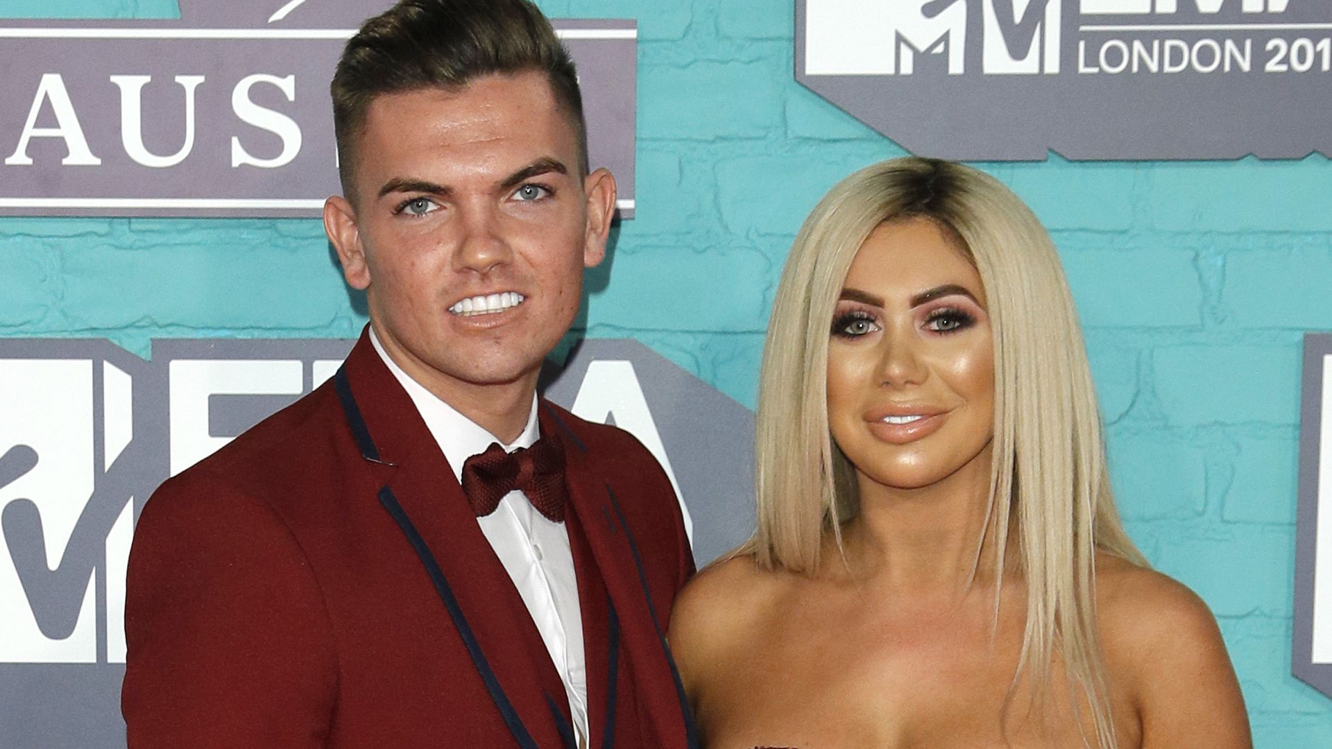 Offizielle Liebe? Geordie Shore-Chloe kuschelt mit LI-Sam!