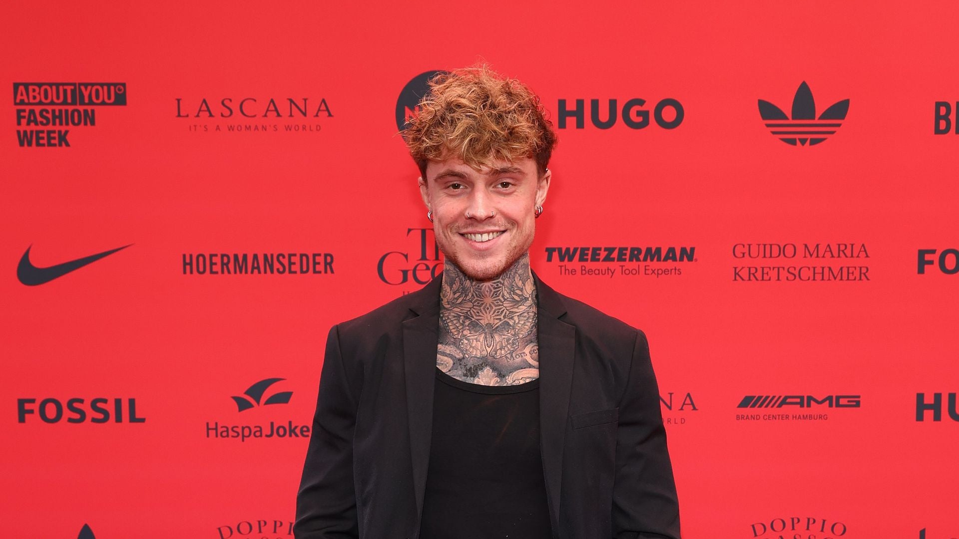Samuel Dohmen leistet sich Show-Panne bei SixxPaxx-Auftritt