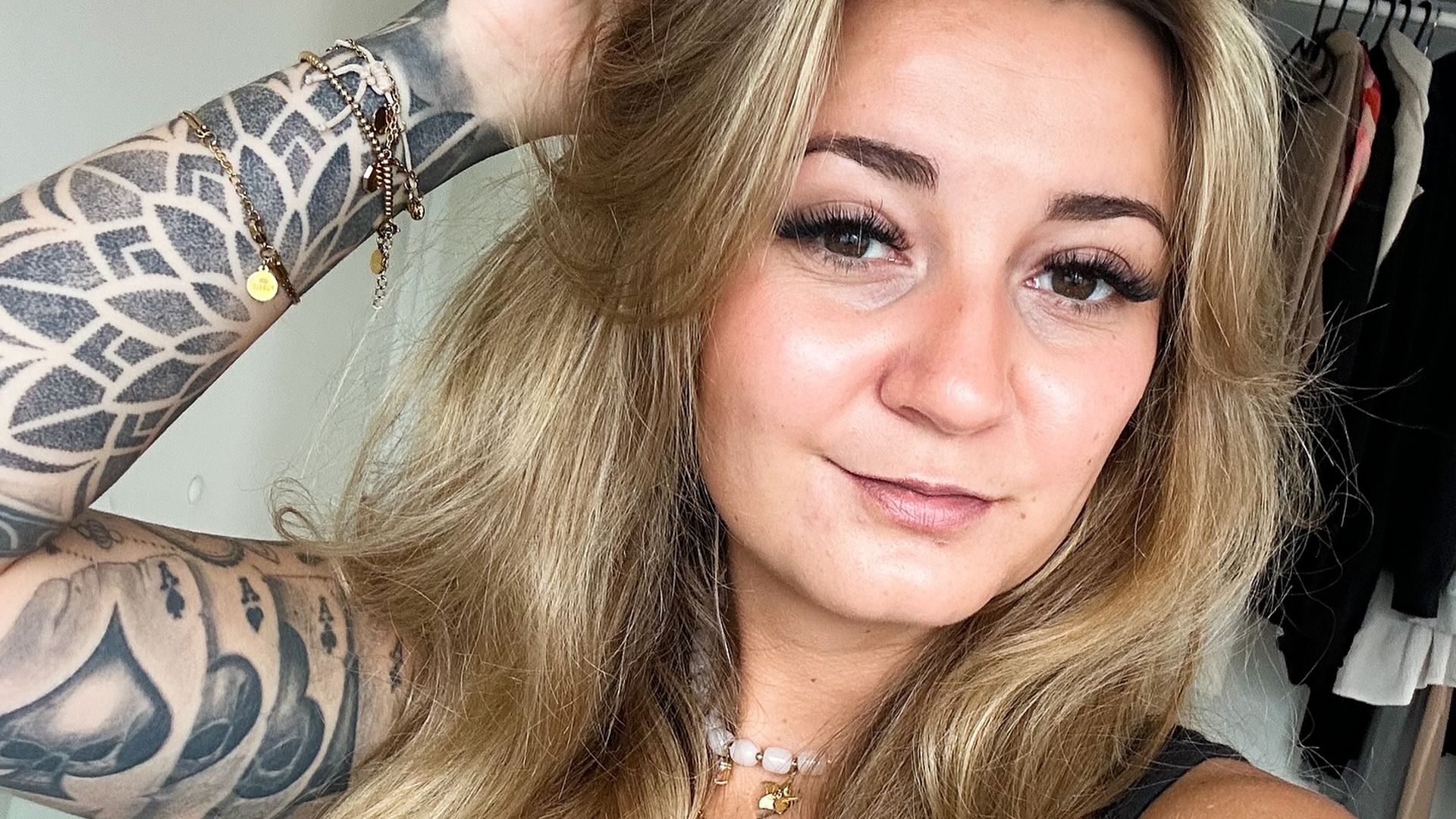 Wer ist "Promi Big Brother"-Wildcard-Teilnehmerin Sarah?