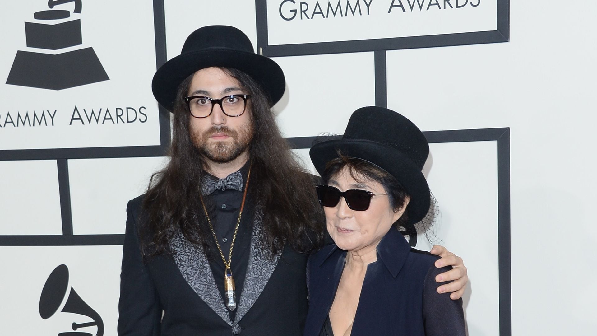 Süßer Oscar-Moment: John Lennons Sohn grüßt Mama Yoko Ono!