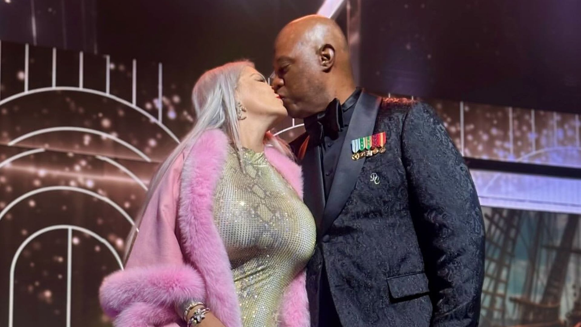 Sophia Vegas und Daniel strahlen als Glamour-Paar in Vegas