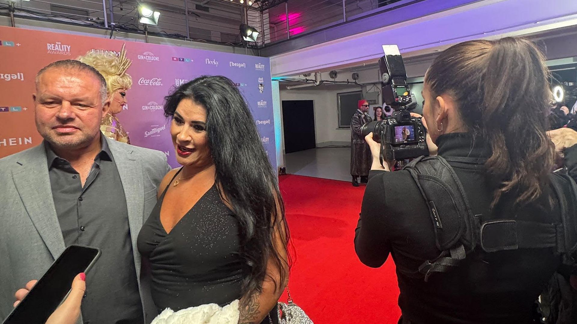 Iris Klein und Stefan Braun turteln auf dem roten Teppich