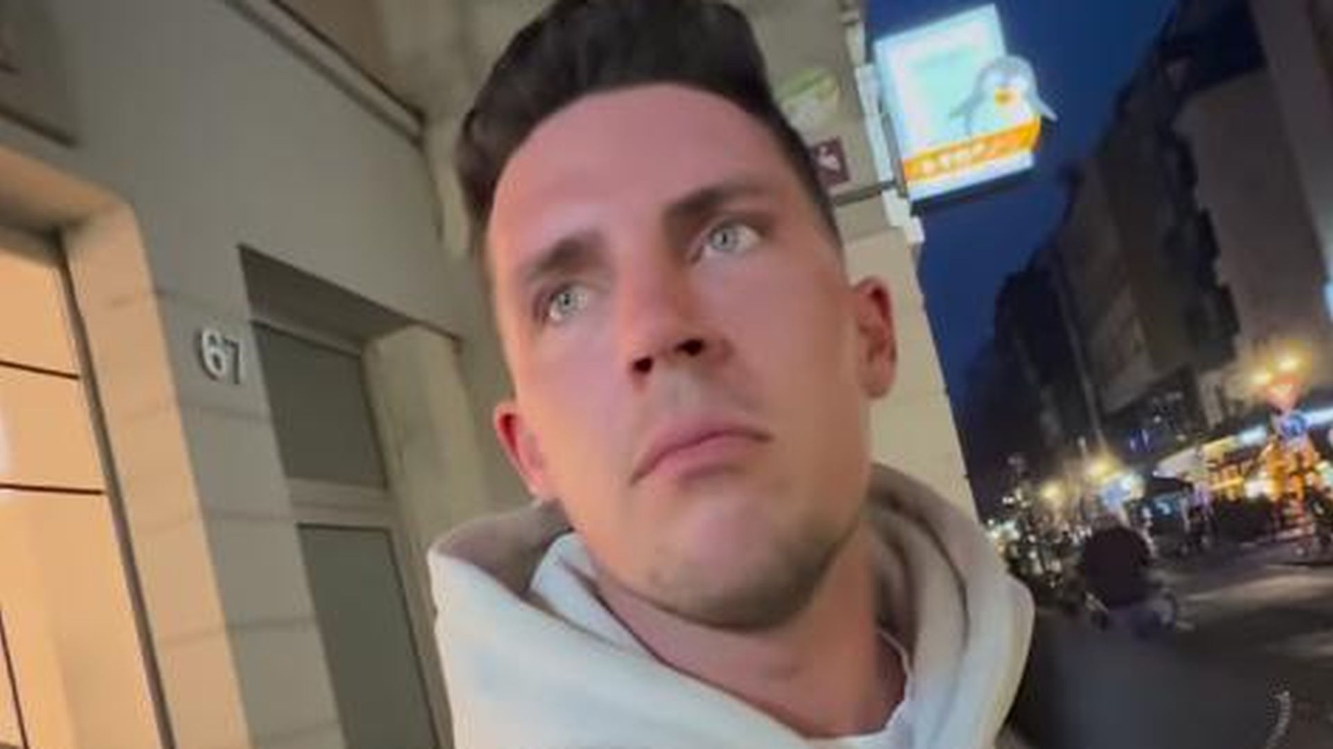 MRT wegen Beinschmerzen: Tobias Wolf muss in Sportklinik