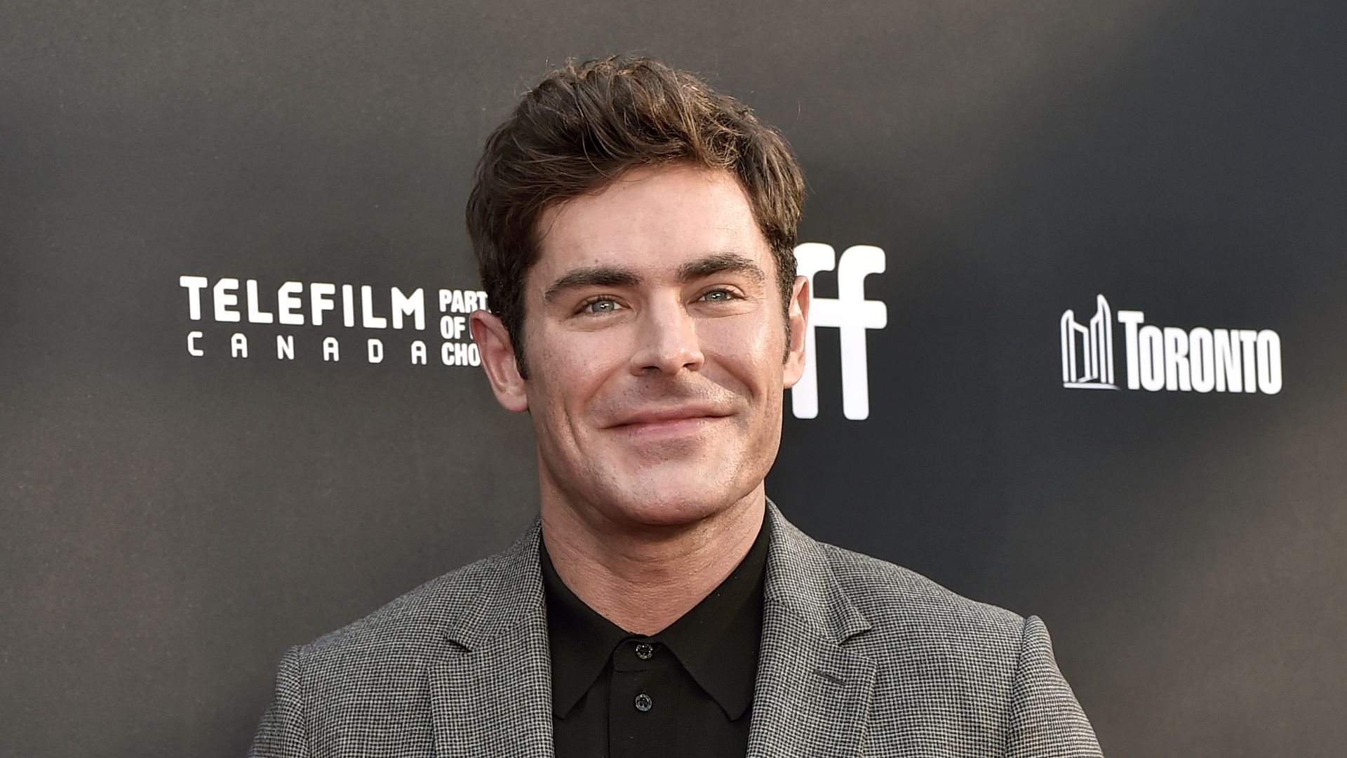 Nach drei Jahren: Zac Efron zeigt sich wieder auf Red Carpet