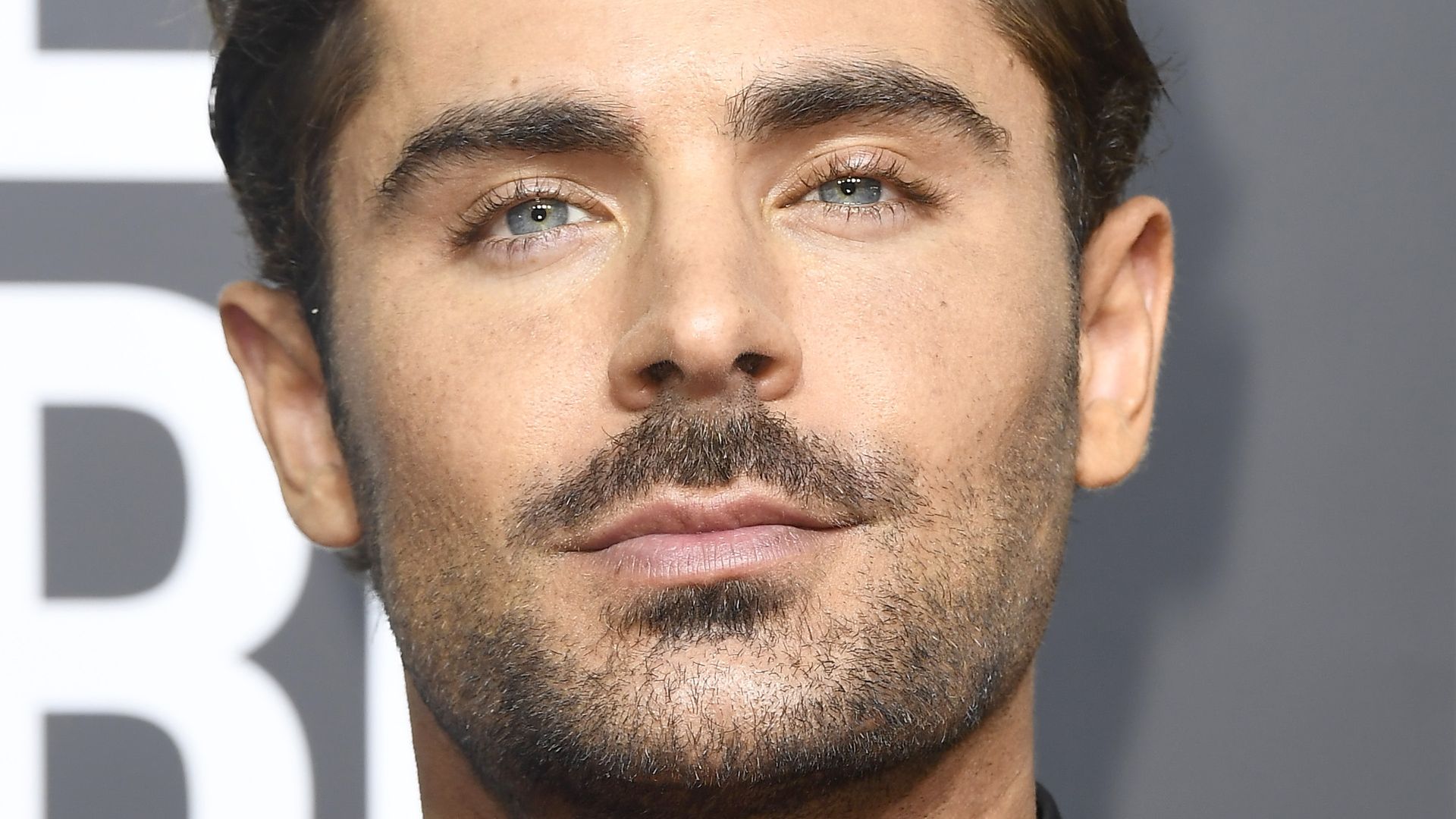 Zac Efron äußert sich erstmals zu Gerüchten um Beauty-OP