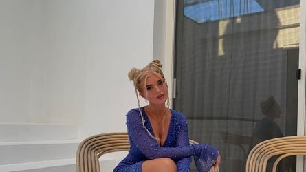 Claudia Schiffer machte ihren Ehemann Matthew erfolgreich!