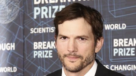 Trotz Kritik: Ashton Kutcher und Mila bei den Golden Globes