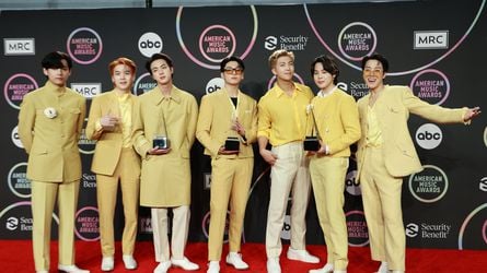 BTS-Star V wurde zum schönsten Mann der Welt 2025 gewählt