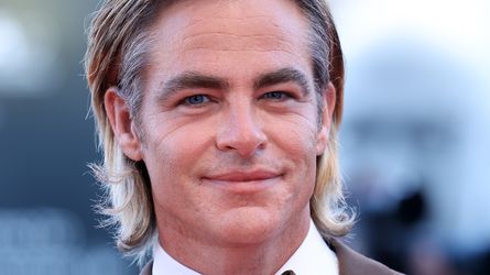 Chris Pine bringt neue Freundin zu den Golden Globes mit