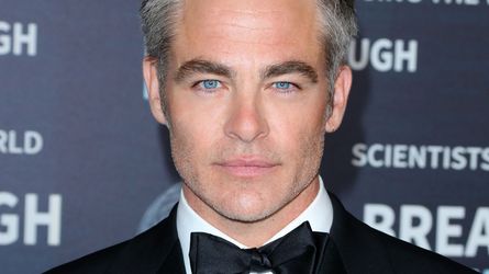Chris Pine bringt neue Freundin zu den Golden Globes mit