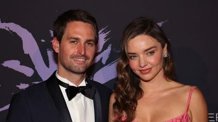 Jung geblieben: Miranda Kerr bringt ihre Eltern mit zu Event