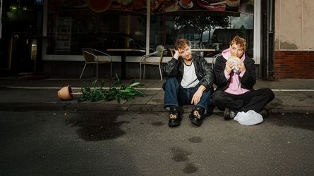 Schauspieler Philipp Hochmair bevorzugt verheiratete Frauen