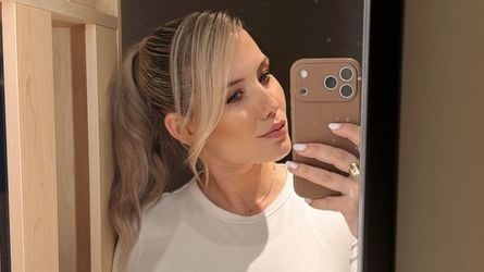 Babyfüßchen: Laura Papendick und Alexanders Baby ist da