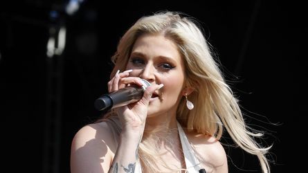 Liebesurlaub: Marie Reim teilt Knutschfoto mit ihrem Freund