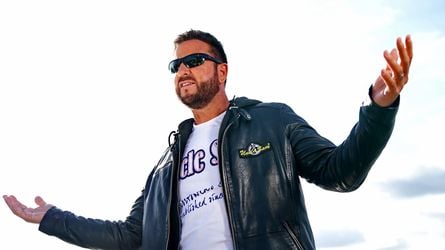 Schauspieler Dacre Montgomery erklärt Hollywood-Comeback