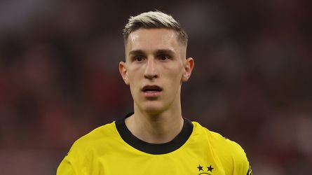 BVB-Star Nico Schlotterbeck stürzt schwer bei Fußballspiel