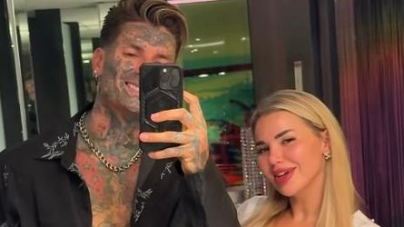 Stella Maxwell und Jesse Jo Stark beim Knutschen gesichtet