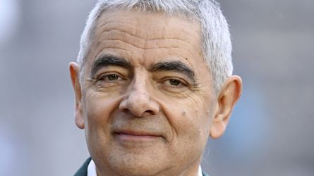 So schnappte sich Rowan Atkinson Freundin von James Acaster