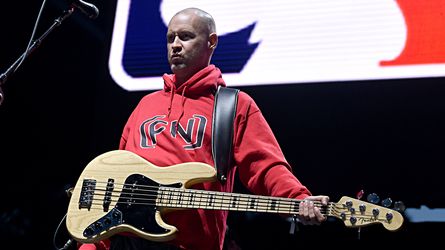 Limp Bizkit ehren Bassisten Sam Rivers (†48) bei Konzert